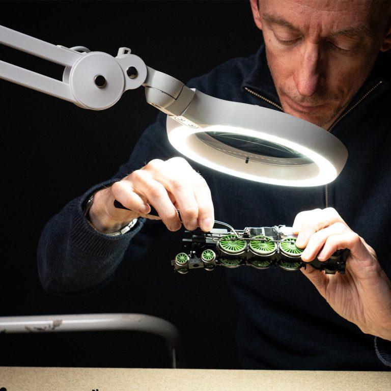 Daylight Omega 5 Magnifier LED Lamp - Assistive Technology